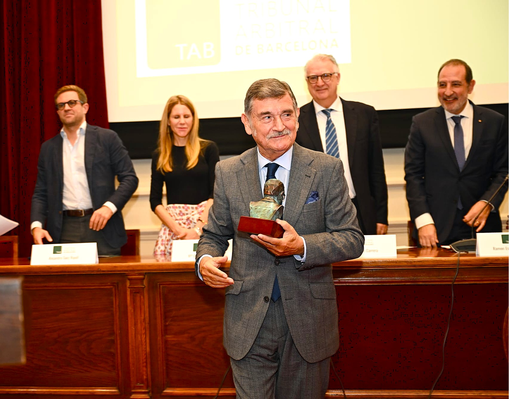 El profesor José Carlos Fernández Rozas, Premio Juli de Miquel del ...